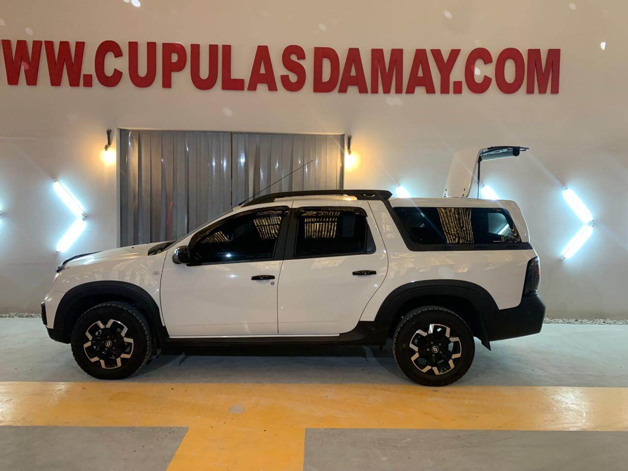 Protege y Estiliza tu Renault Oroch con Nuestra Cúpula!!
